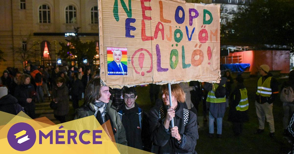 Megérkezett a tömeg a Clark Ádám térre « Mérce